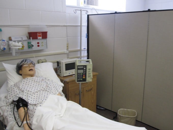 Portable Nursing Privacy Screens | Screenflex Portable Dividers