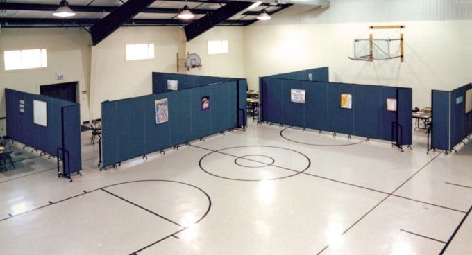 Quickly Create Classrooms In A Gym - Screenflex Dividers