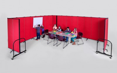 Portable Classroom with Hanging Markerboard • Screenflex