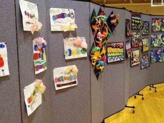 Create The Perfect Student Artwork Display - Screenflex