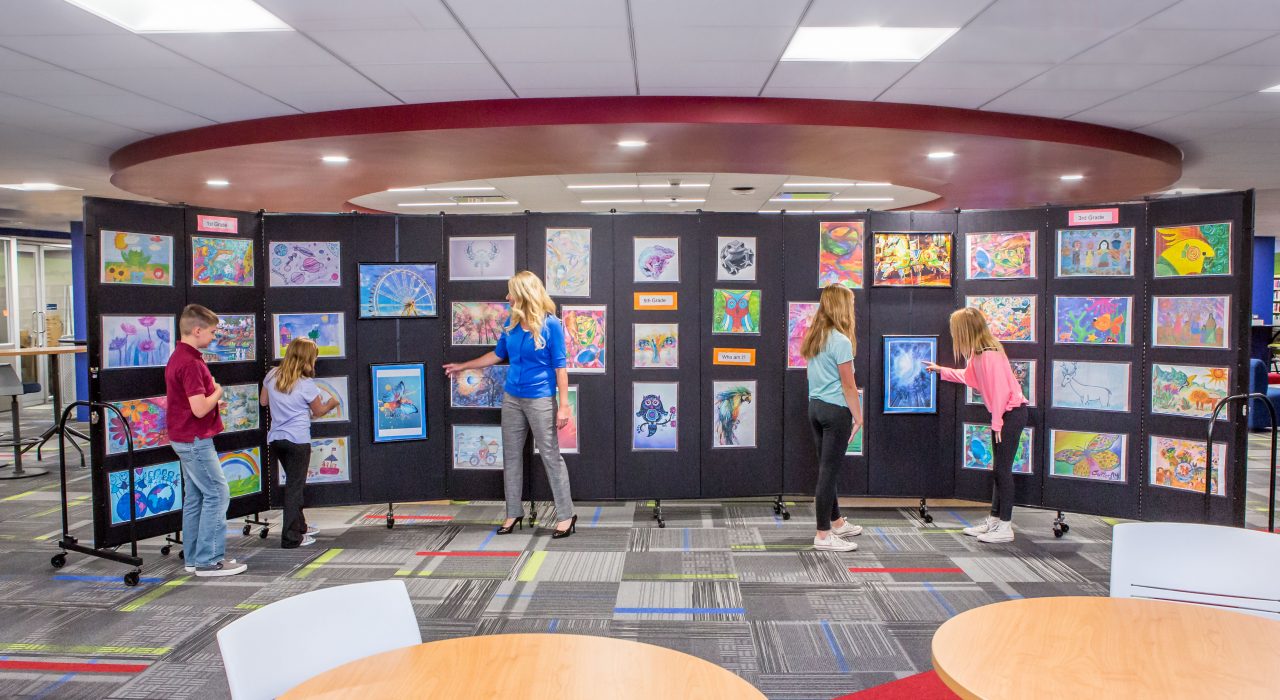 Tackable Portable Art Display System | Screenflex Portable Walls