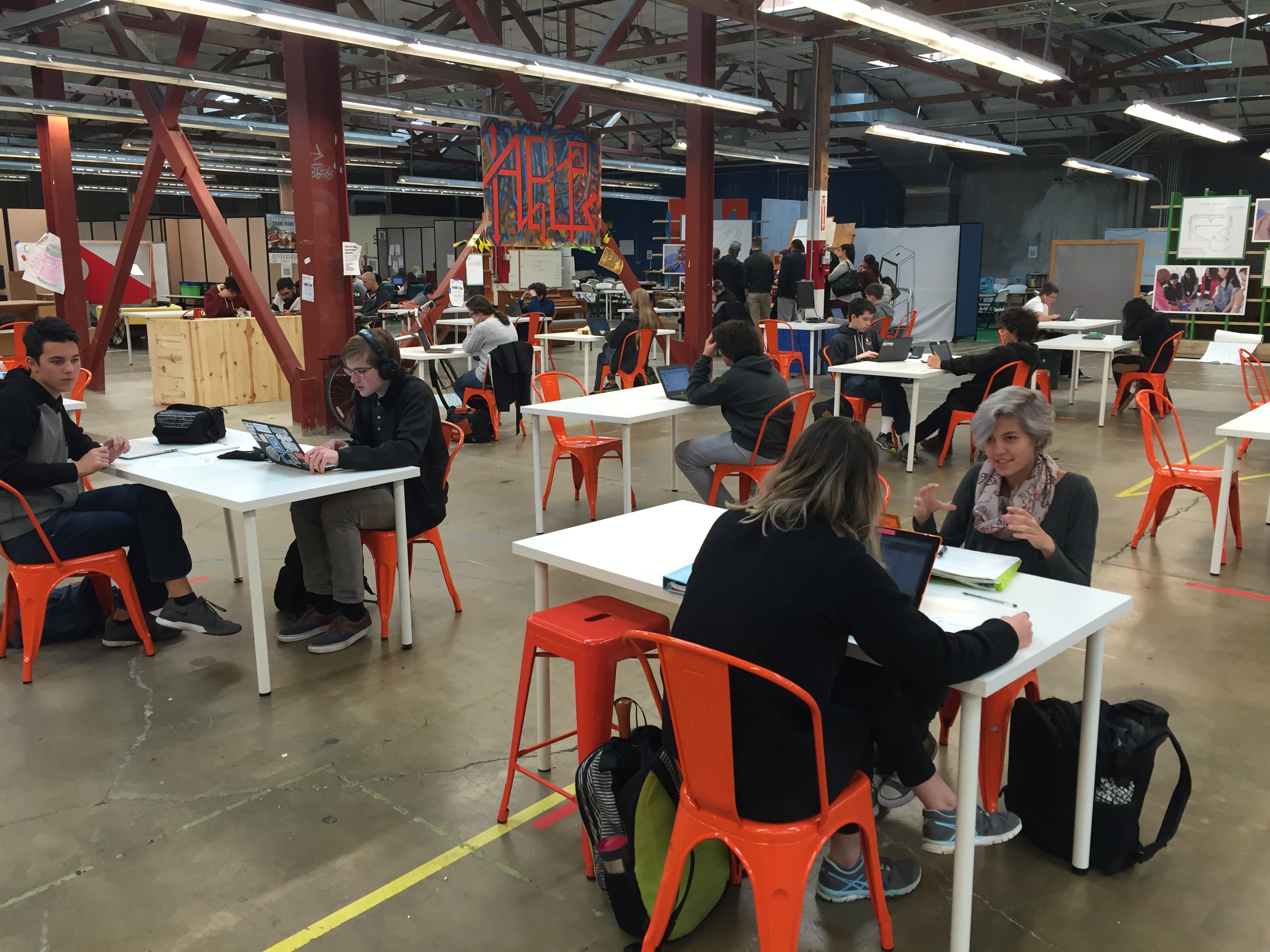 Classroom Design to Promote Student Collaboration and Creativity