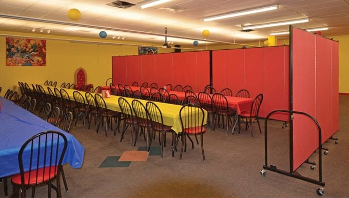 Party Room Space Dividing with Portable Partitions| Screenflex