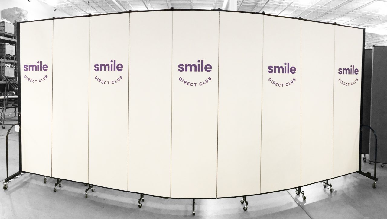 Dental Patient Privacy Screen | Screenflex Portable Room Divider