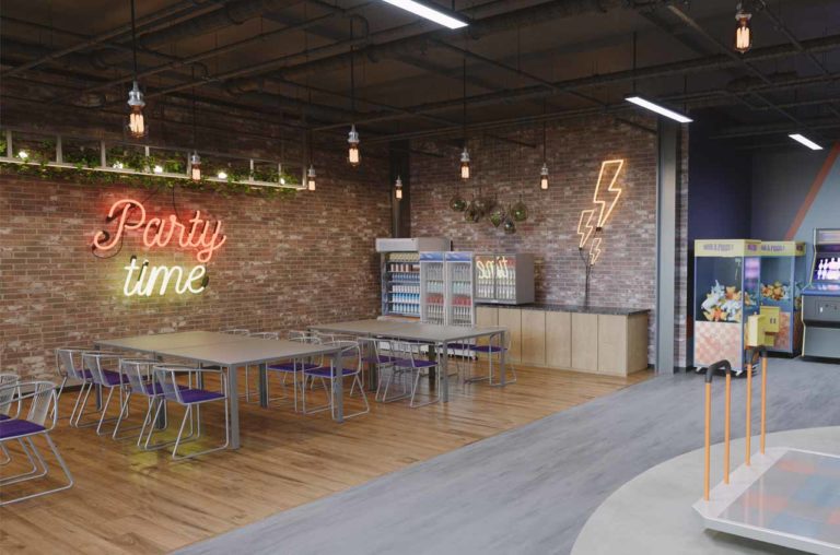 Party Area in Family Fun Center - Screenflex Portable Room Dividers